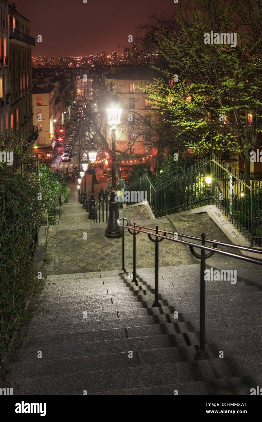 Paris escaliers immeuble Banque de photographies et d’images à haute ...