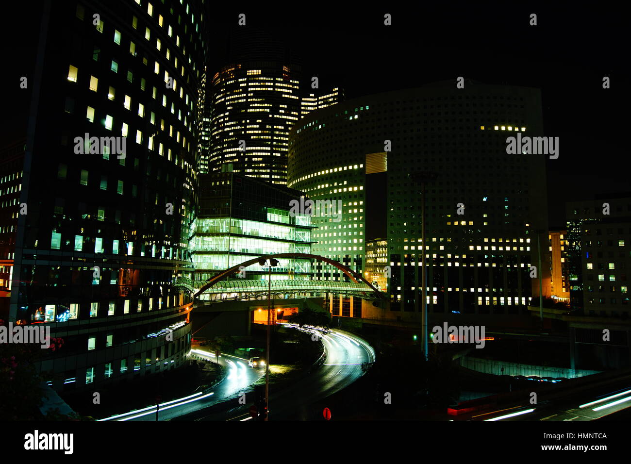 La defense at night Banque de photographies et d’images à haute ...