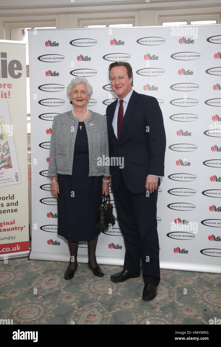 David Cameron et sa mère Marie Fleur Cameron à l'ancien de l'année des ...