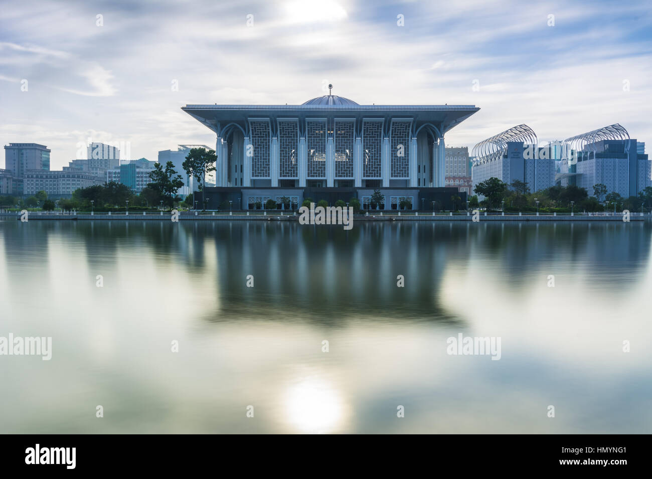 Masjid besi Banque de photographies et d’images à haute résolution - Alamy