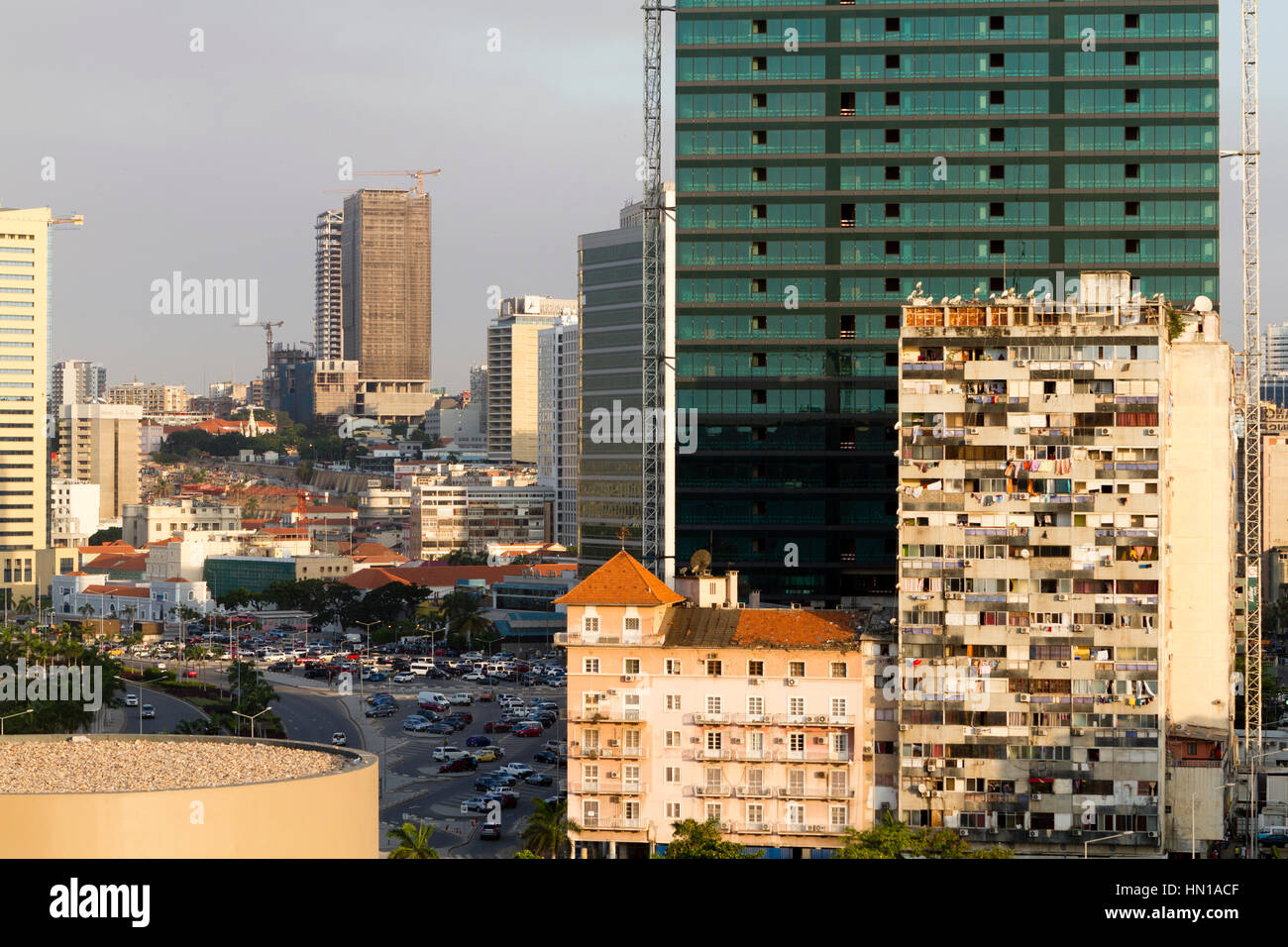 Centre de Luanda, capitale de l'angola Photo Stock - Alamy