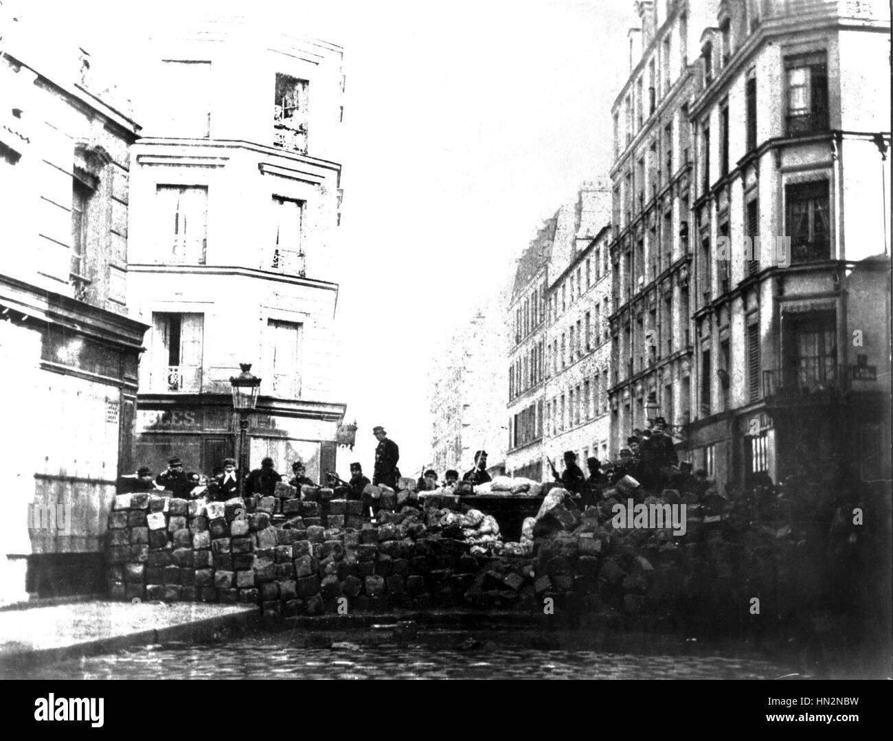Barricade paris 1870 Banque de photographies et d’images à haute ...