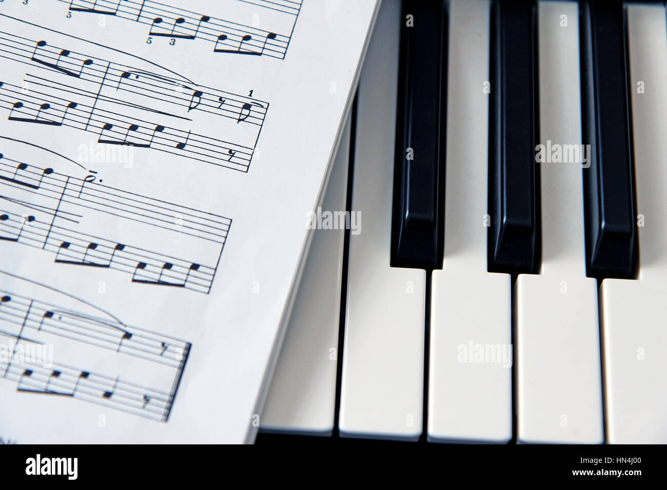 Piano score Banque de photographies et d’images à haute résolution - Alamy