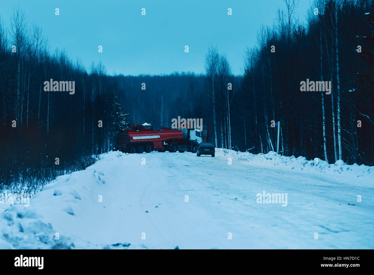 Camion plein de bois Banque de photographies et d’images à haute ...