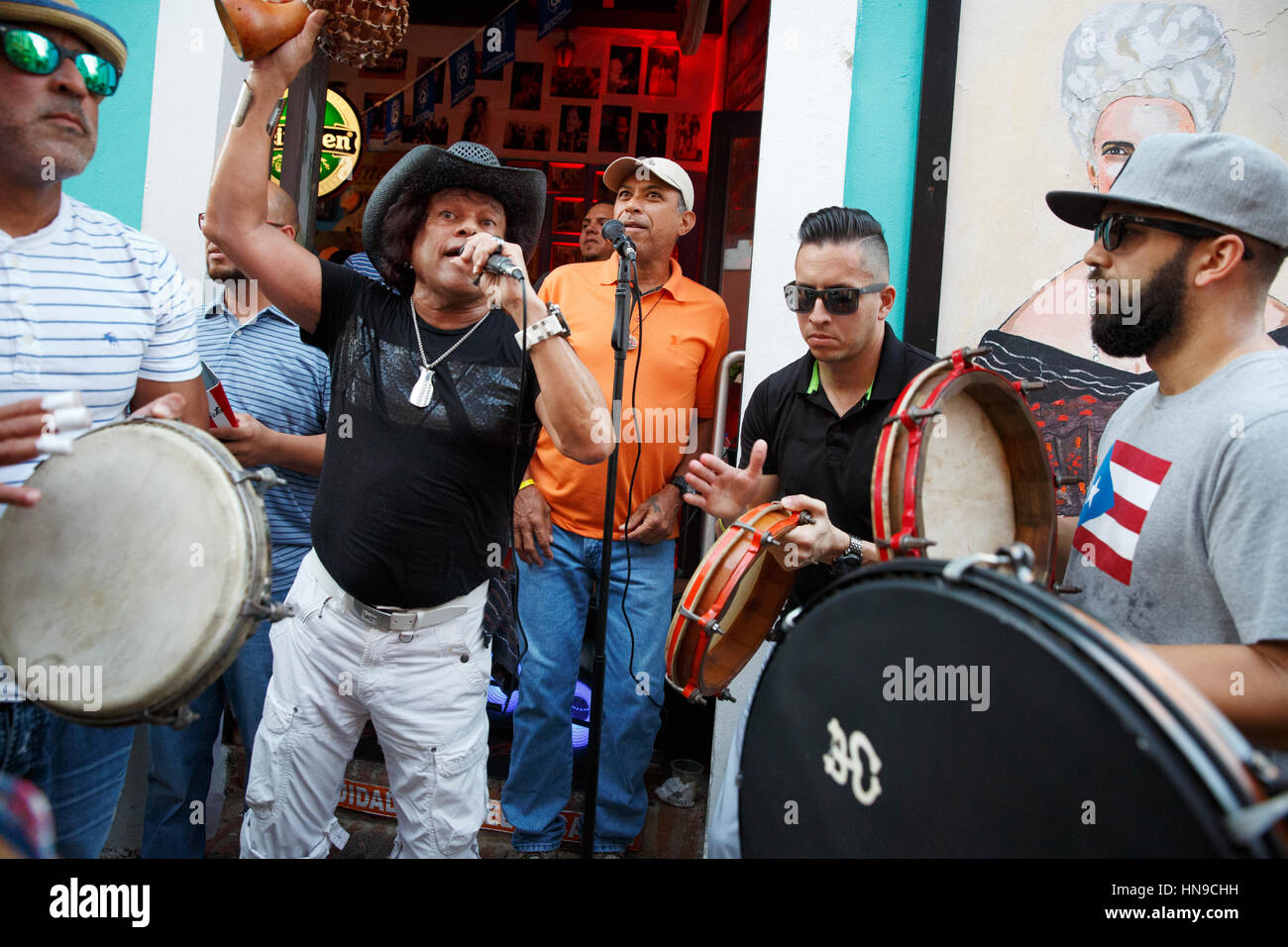 Puerto rico people dancing Banque de photographies et d’images à haute ...