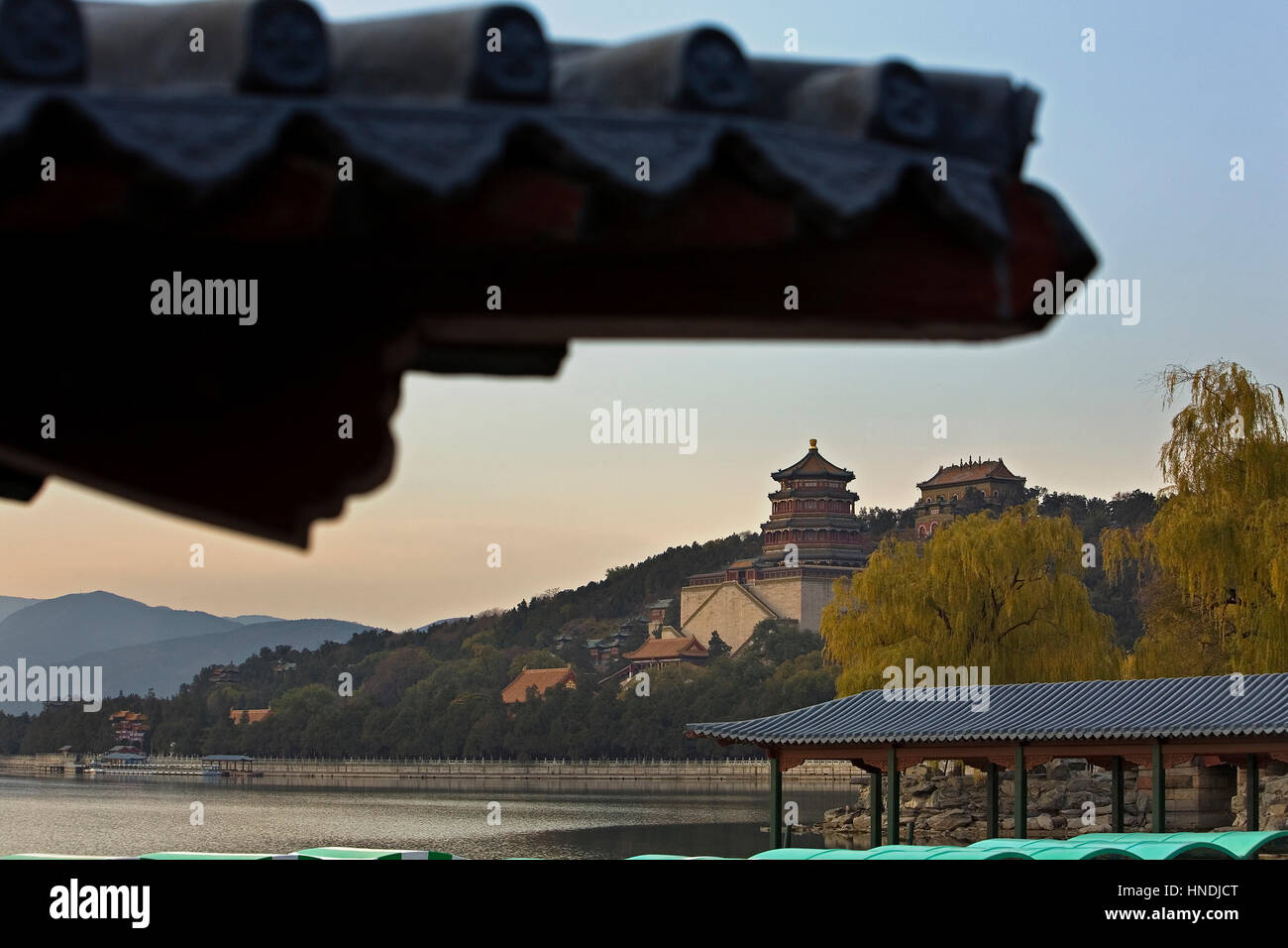 Paysage, coucher du soleil, le Palais d'été, dans le Lac de Kunming ...