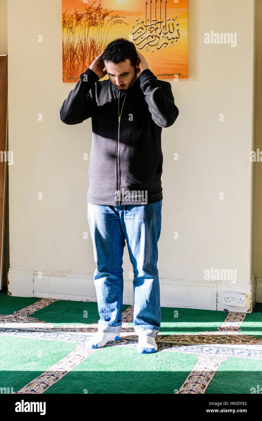 Prier vers la mecque Banque de photographies et d’images à haute ...