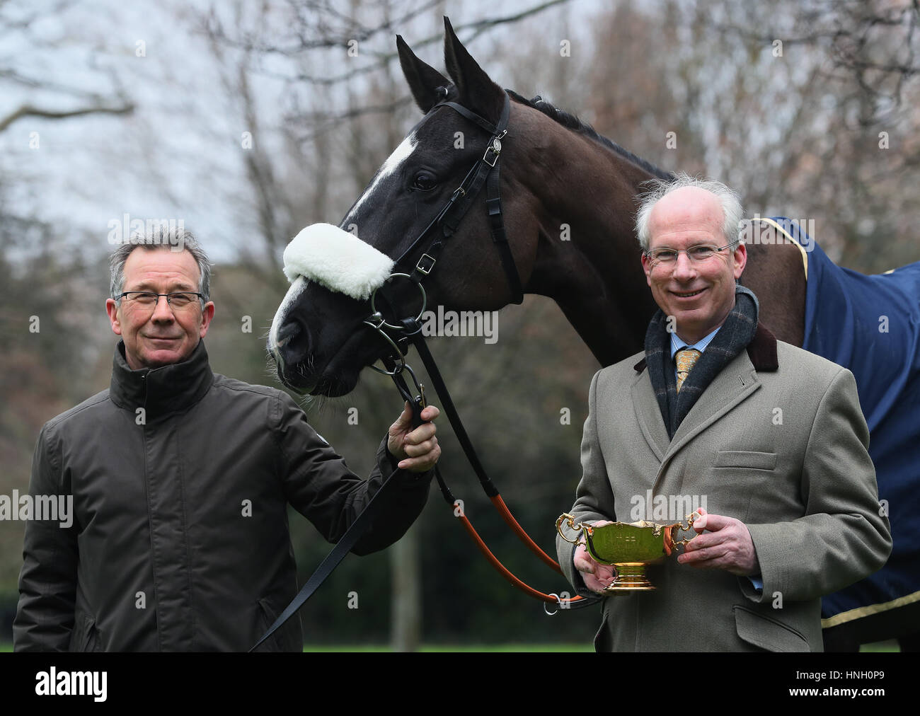 Directeur de l'Hippodrome de Cheltenham Ian Renton (droite) et ...