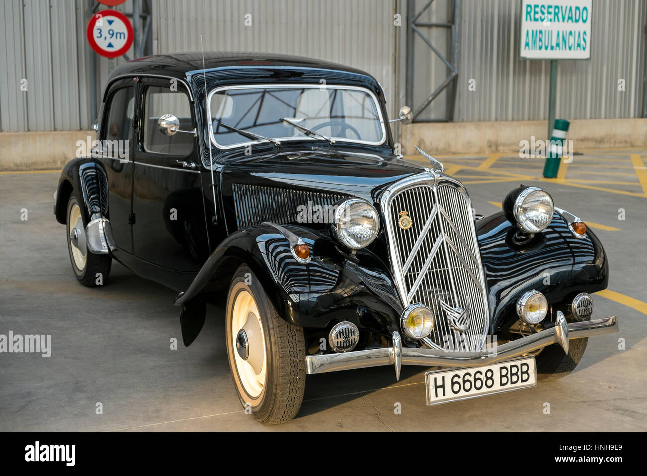 Traction citroen vintage Banque de photographies et d’images à haute ...