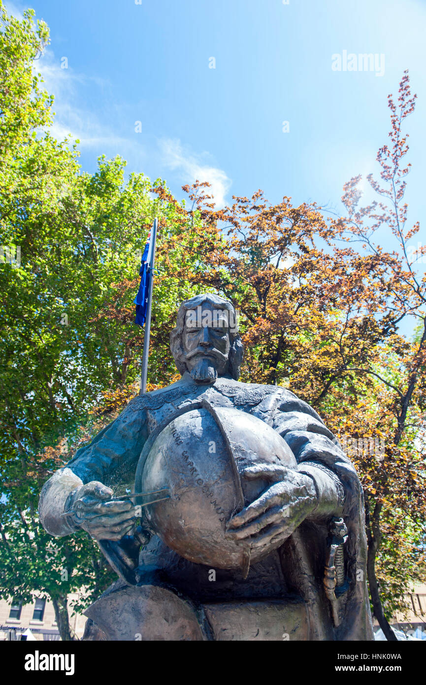 Le tasman monument avec une statue de abel tasman à Salamanca Place à ...