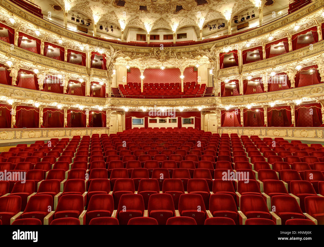 Auditorium de l'intérieur du grand théâtre - Opéra, Prague, République ...