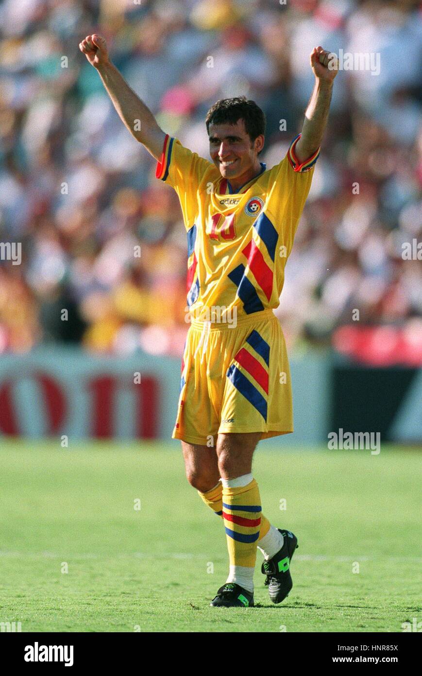 Hagi fc barcelone Banque de photographies et d’images à haute ...