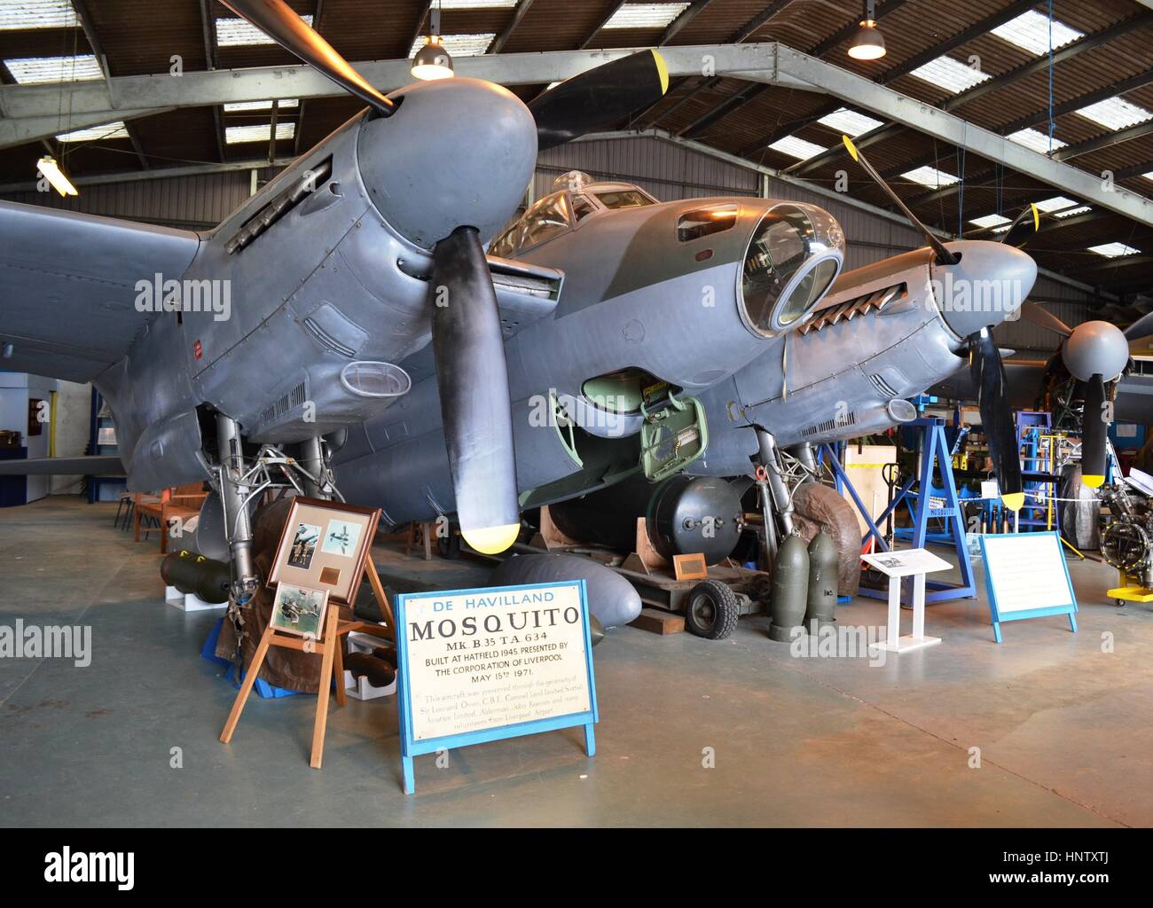 De Havilland Mosquito B.35, Bombardier De Havilland Aircraft Museum ...