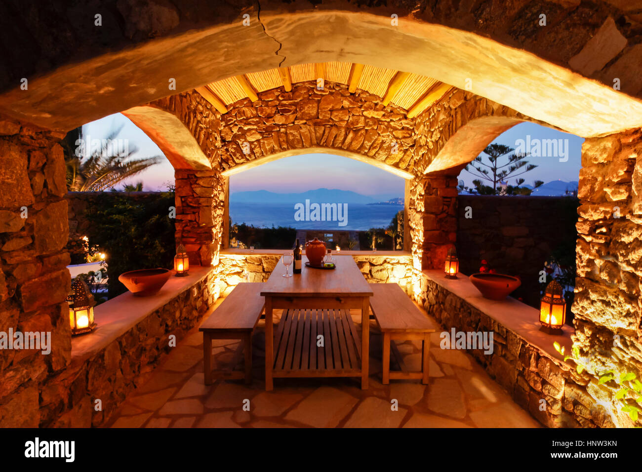 Patio en pierre Banque de photographies et d’images à haute résolution ...