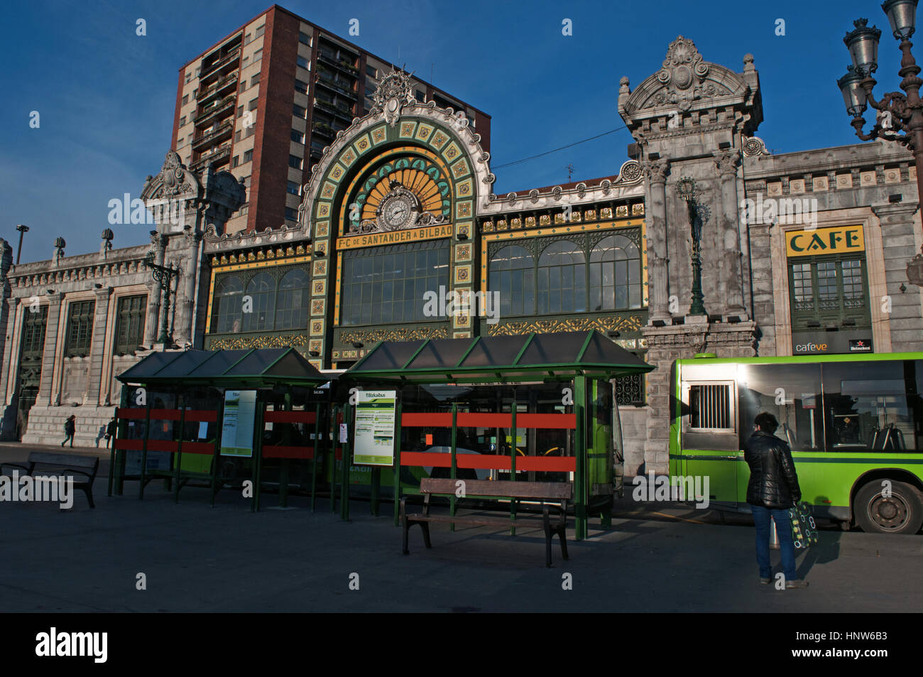 Bilbao, bus en face de la station Concordia Bilbao Bilbao, connue sous ...