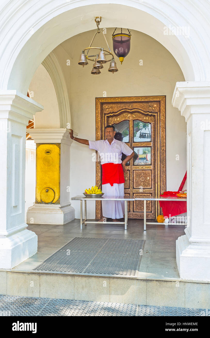 MADAMPE, SRI LANKA - le 25 novembre 2016 : l'entrée du sanctuaire de ...