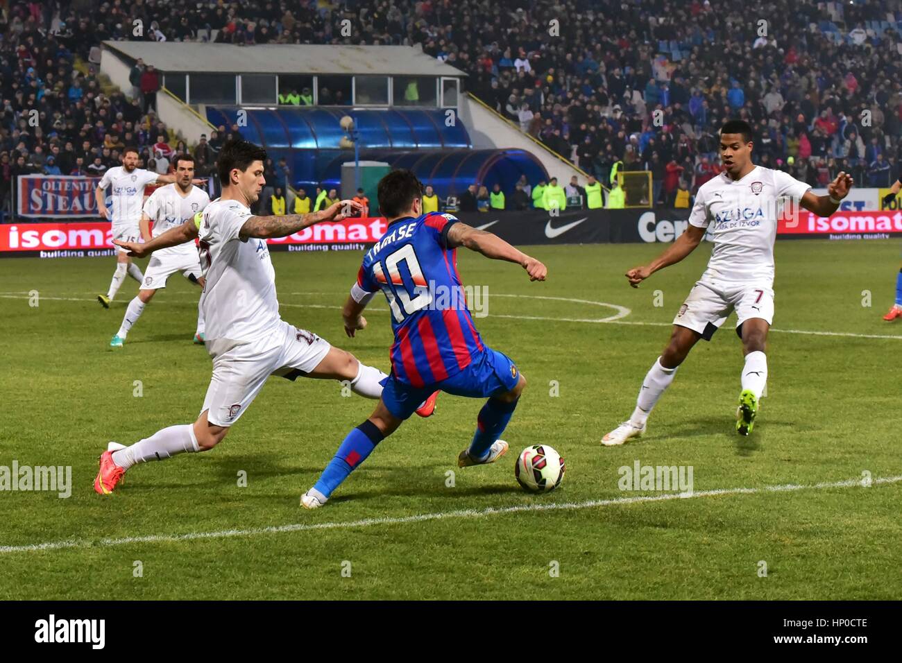 22 février 2015 : Alexandru Bourceanu # 55 du Steaua Bucarest et Daniel ...
