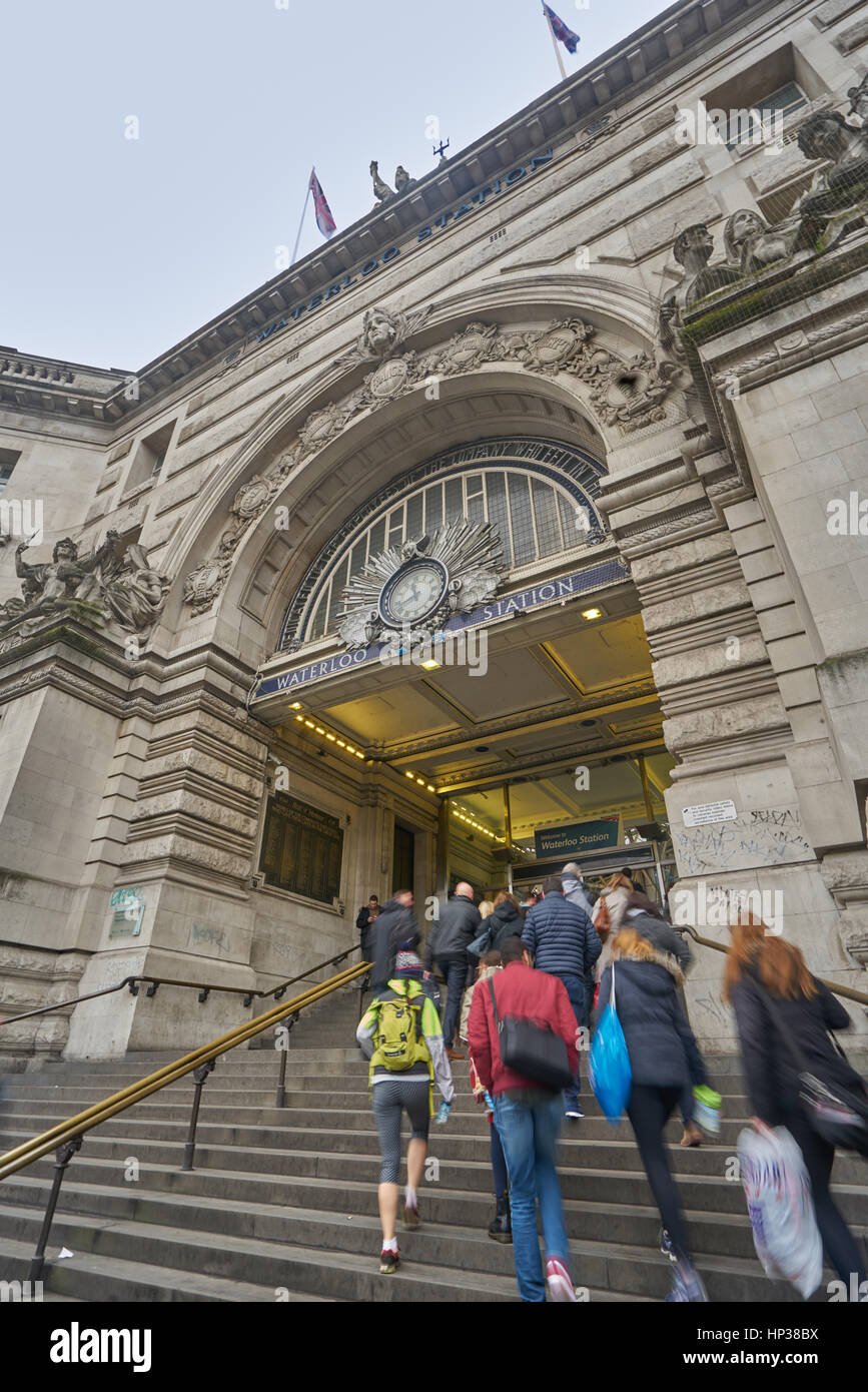 Waterloo train station Banque de photographies et d’images à haute ...