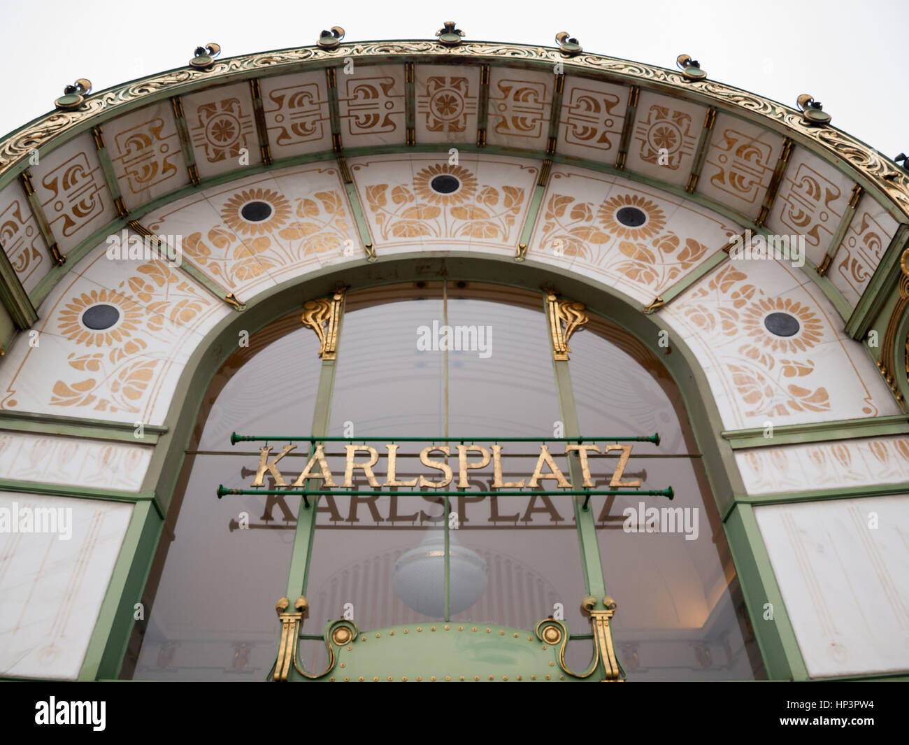 Station de karlsplatz stadtbahn Banque de photographies et d’images à ...