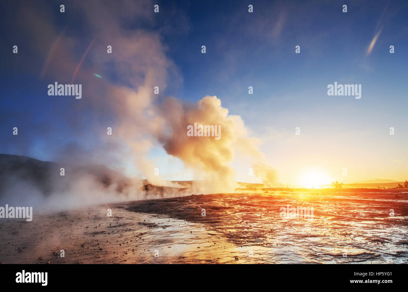 Geyser D'eau Froide Banque d'image et photos - Alamy