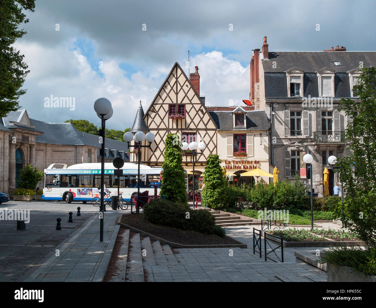 Le centre-ville de Bourges Photo Stock - Alamy