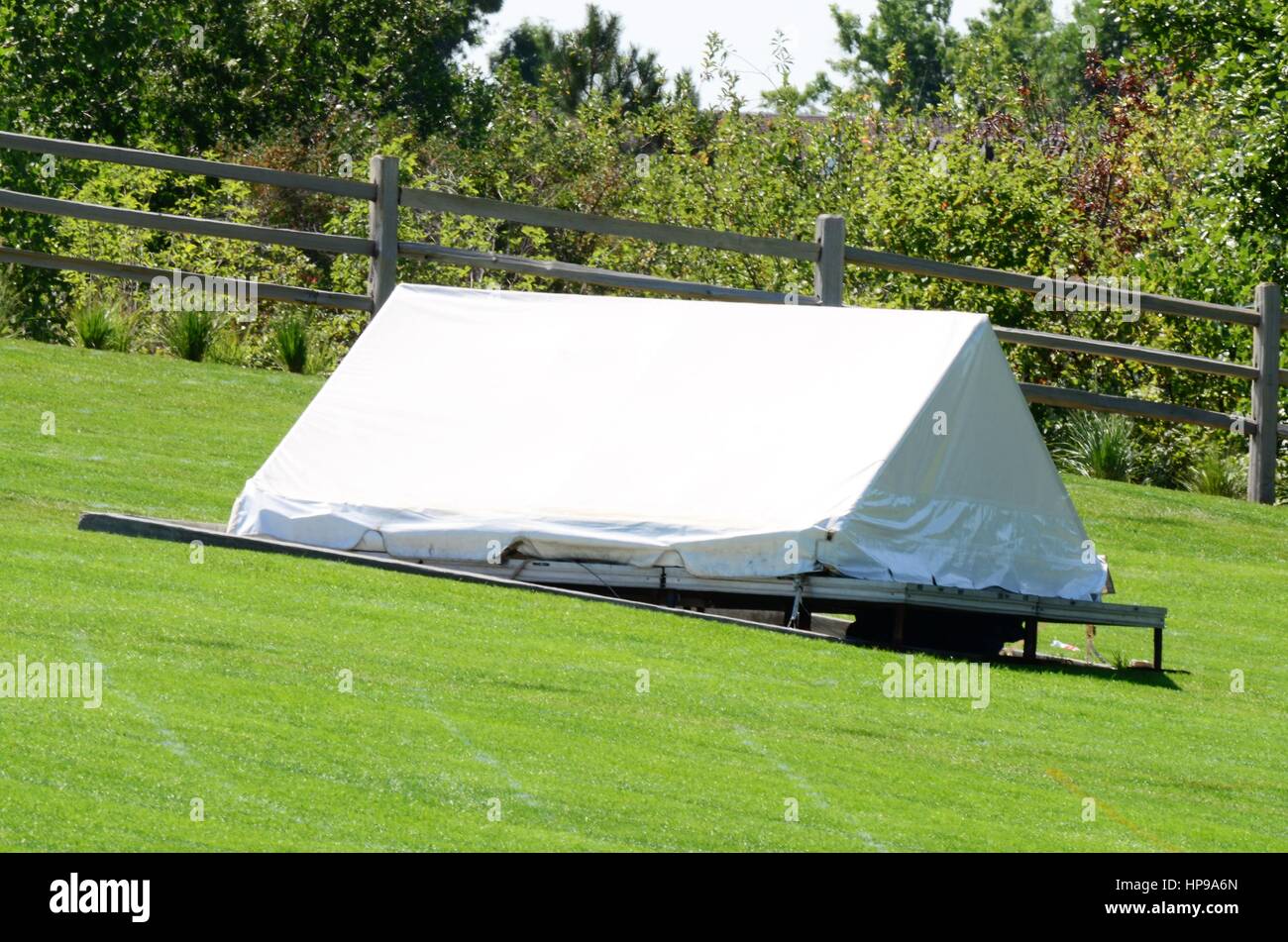 Tipi en forme Banque de photographies et d’images à haute résolution ...