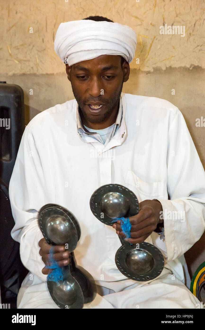 Castagnettes en fer Banque de photographies et d’images à haute ...