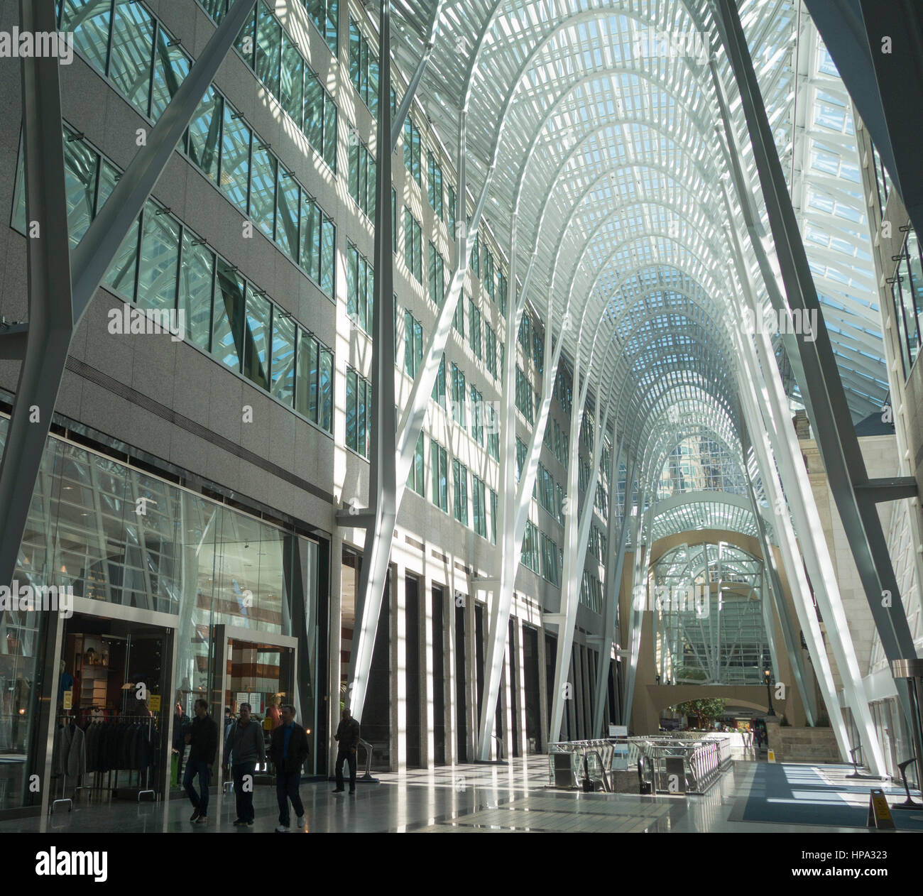 Brookfield place toronto glass atrium Banque de photographies et d ...