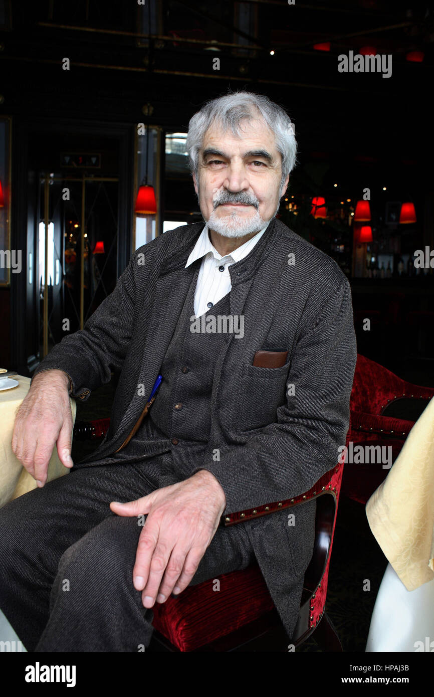 Serge latouche Banque de photographies et d’images à haute résolution ...