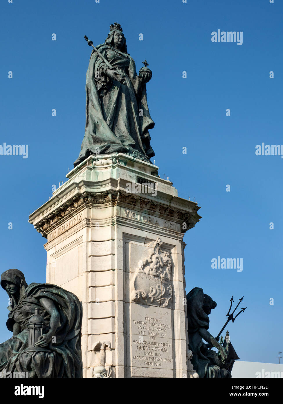 Statue en bronze sculpture reine victoria Banque de photographies et d ...