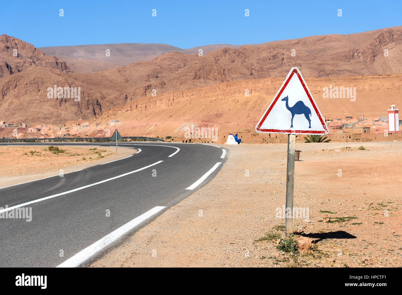 Road sign in morocco Banque de photographies et d’images à haute ...