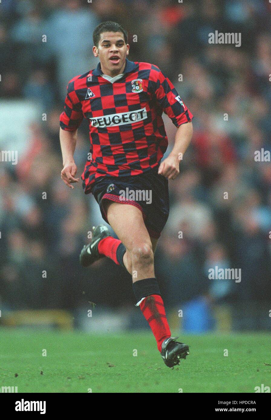 Marcus hall Banque de photographies et d’images à haute résolution - Alamy