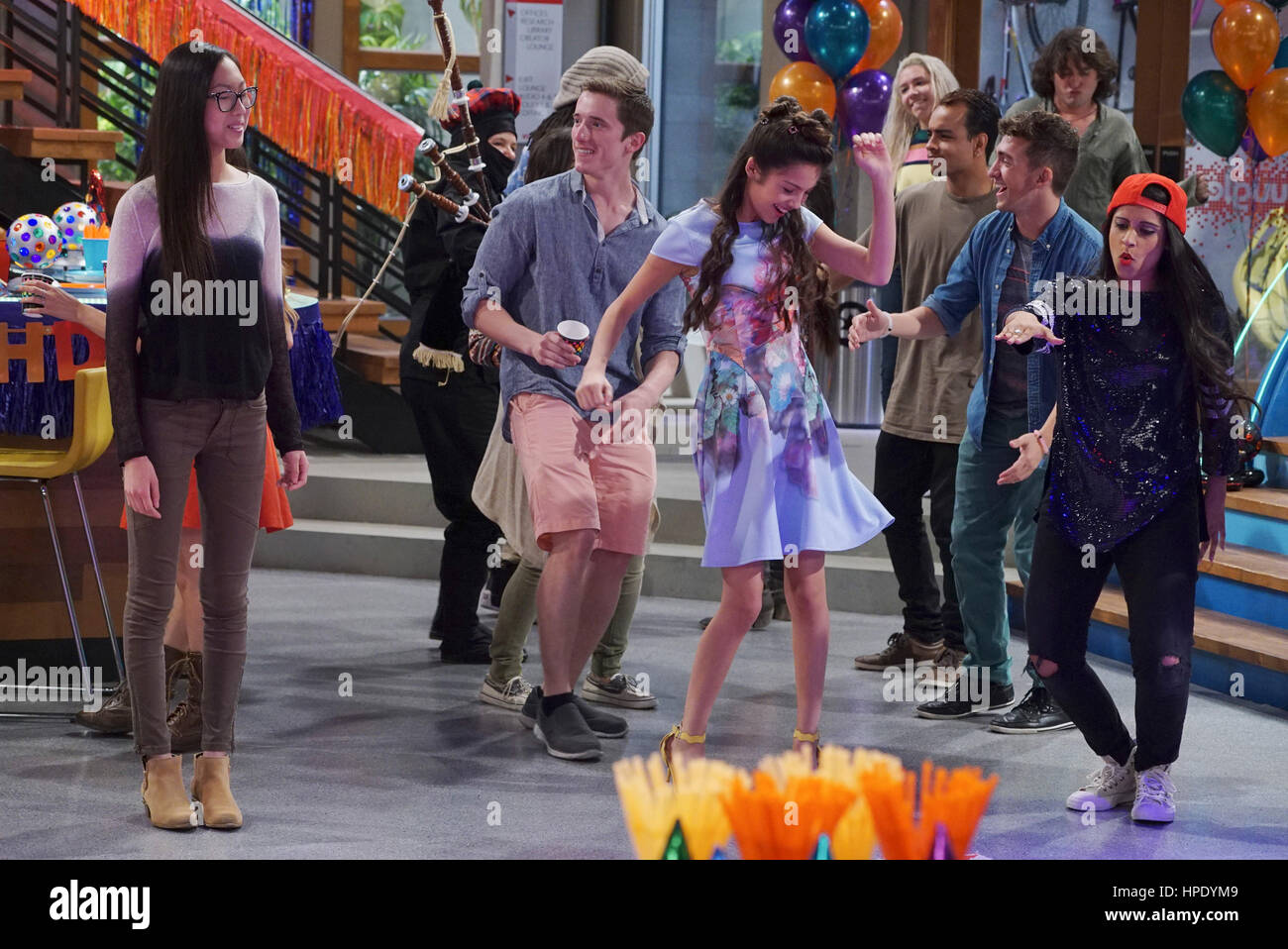 BIZAARDVARK, l-r : Madison Hu, Olivia Rodrigo, Lilly Singh dans 'l ...