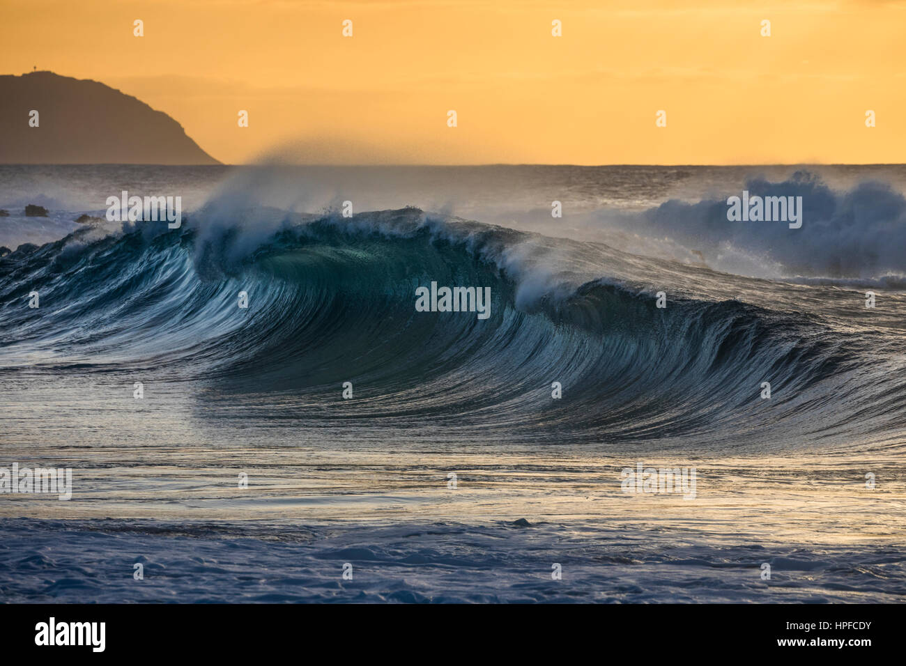 Large shore break shorebreak Banque de photographies et d’images à ...