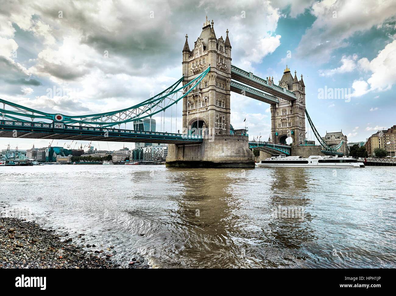 Tower bridge Banque de photographies et d’images à haute résolution - Alamy