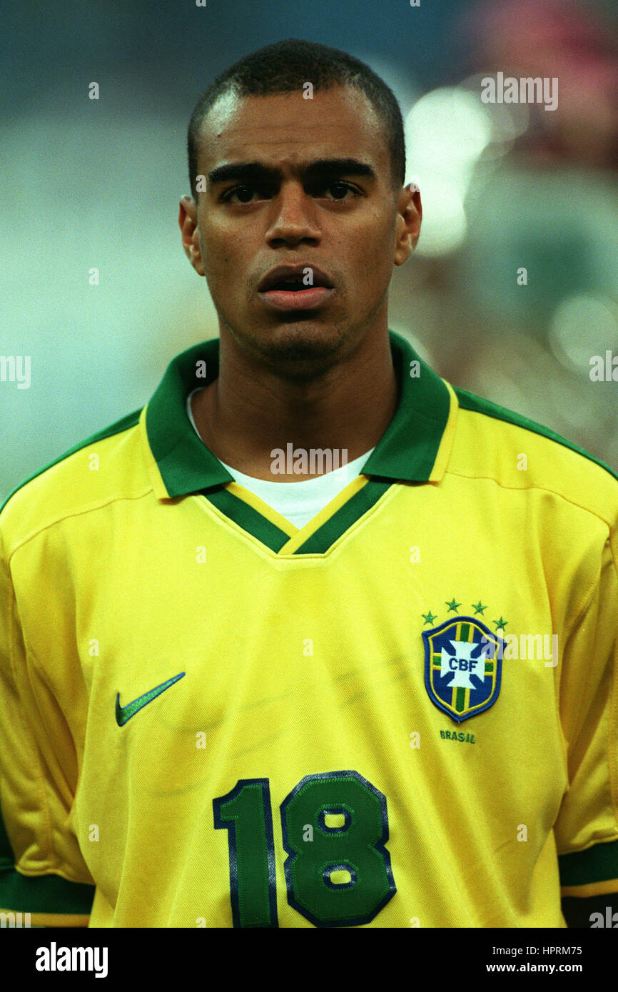 DENILSON BRÉSIL 08 Janvier 1998 Photo Stock - Alamy
