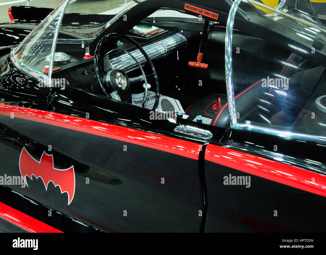 Detroit, USA. Feb 24, 2017. 1966 Batmobile intérieur, un 1955 Ford ...
