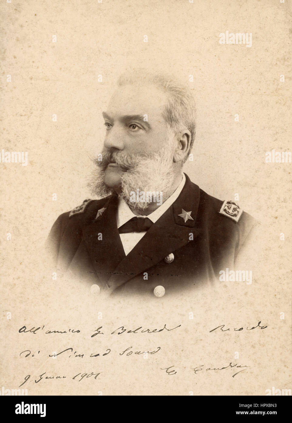 Un capitaine Banque de photographies et d’images à haute résolution - Alamy