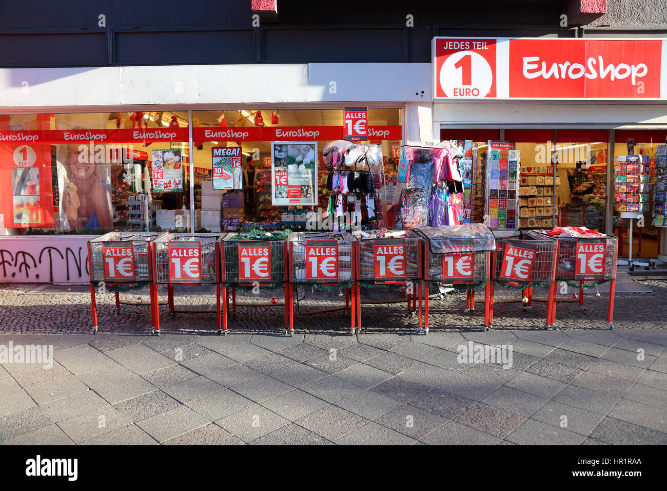 1 euro shop Banque de photographies et d’images à haute résolution - Alamy