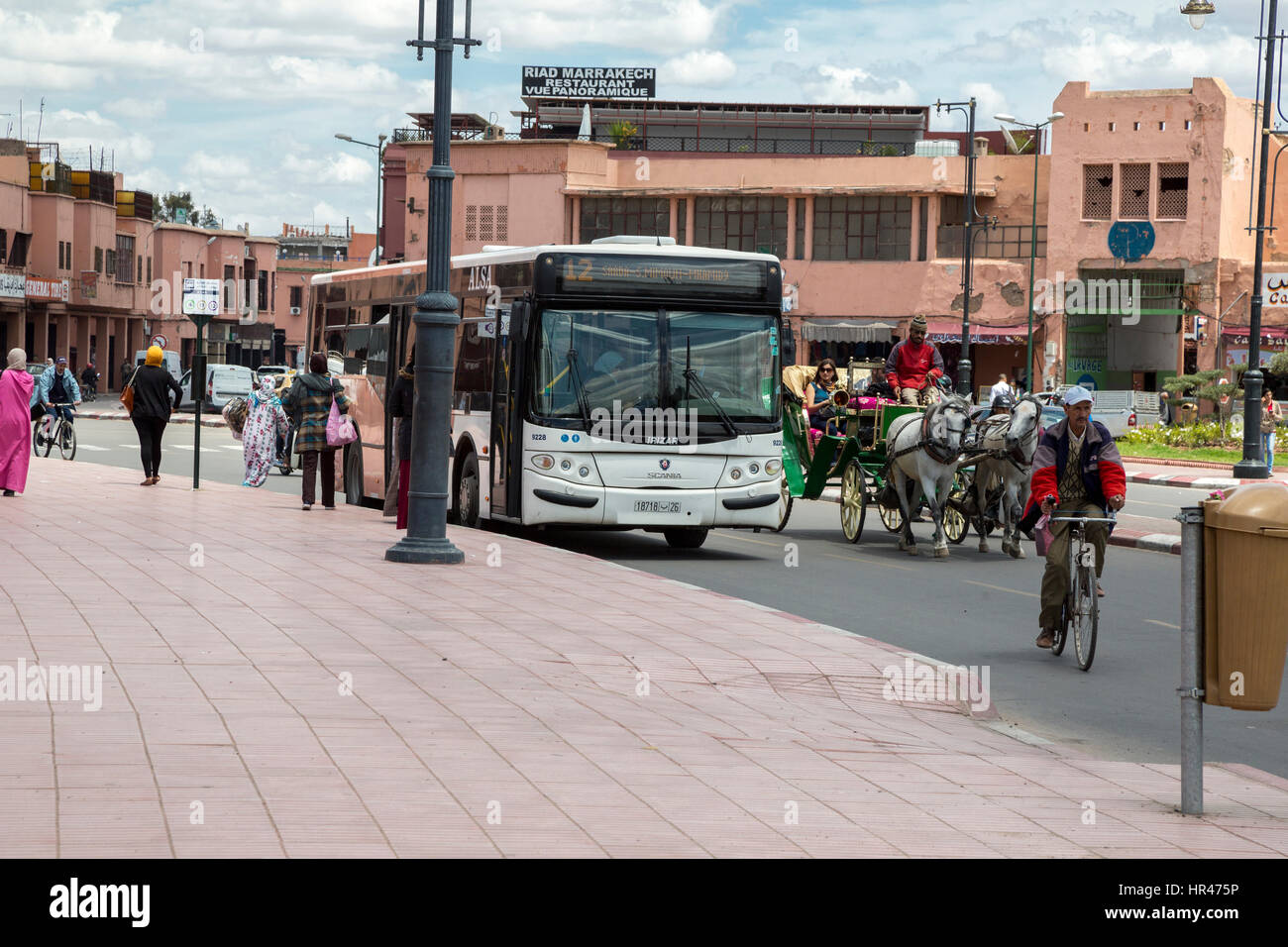 Bus maroc Banque de photographies et d’images à haute résolution - Alamy