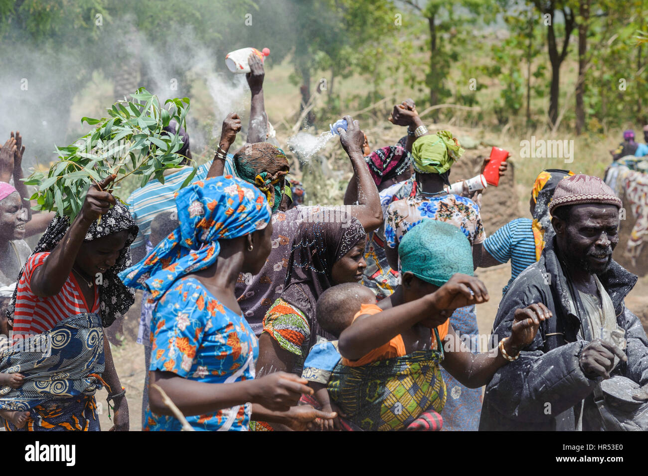 Pour la tribu, le Yom cérémonie de la circoncision est un rite de ...