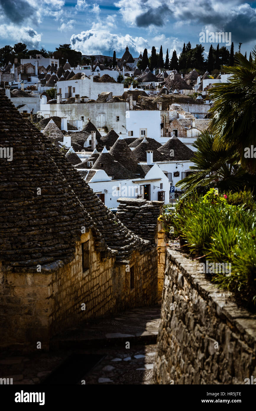 Maisons Trulli Alberobello dans une petite ville et commune de l ...