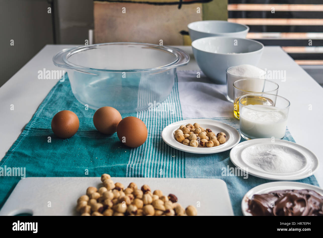 Ingrédients pour la pâtisserie gâteau sucré avec du chocolat et ...