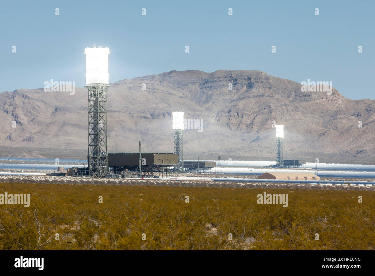 Ivanpah solaire thermique Banque de photographies et d’images à haute résolution - Alamy