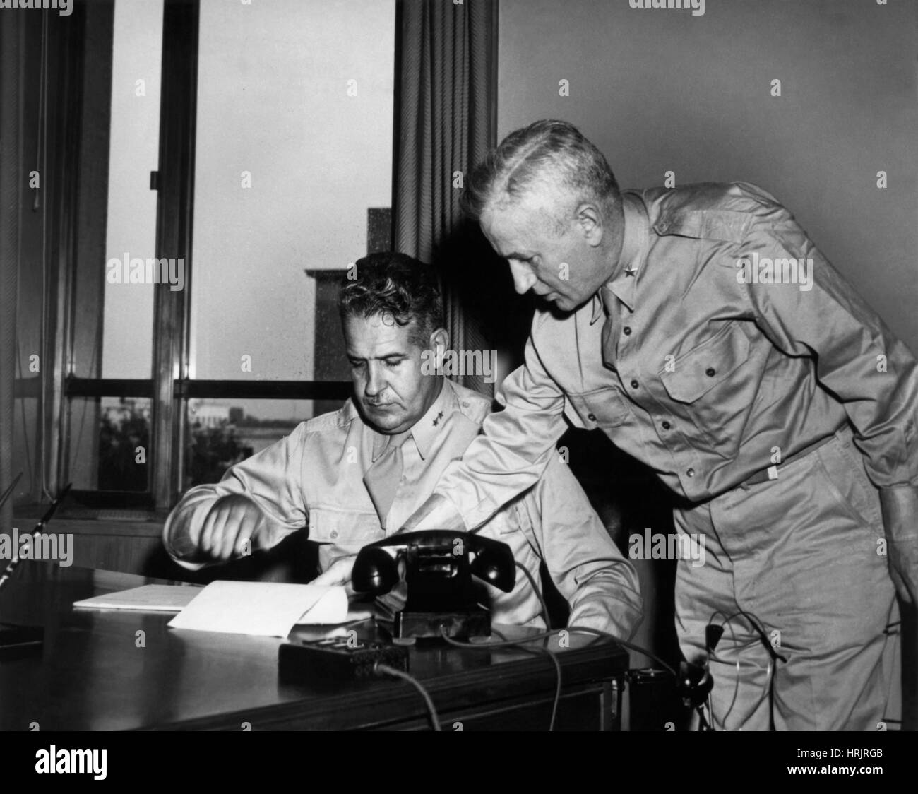 Major general leslie groves Banque de photographies et d’images à haute ...