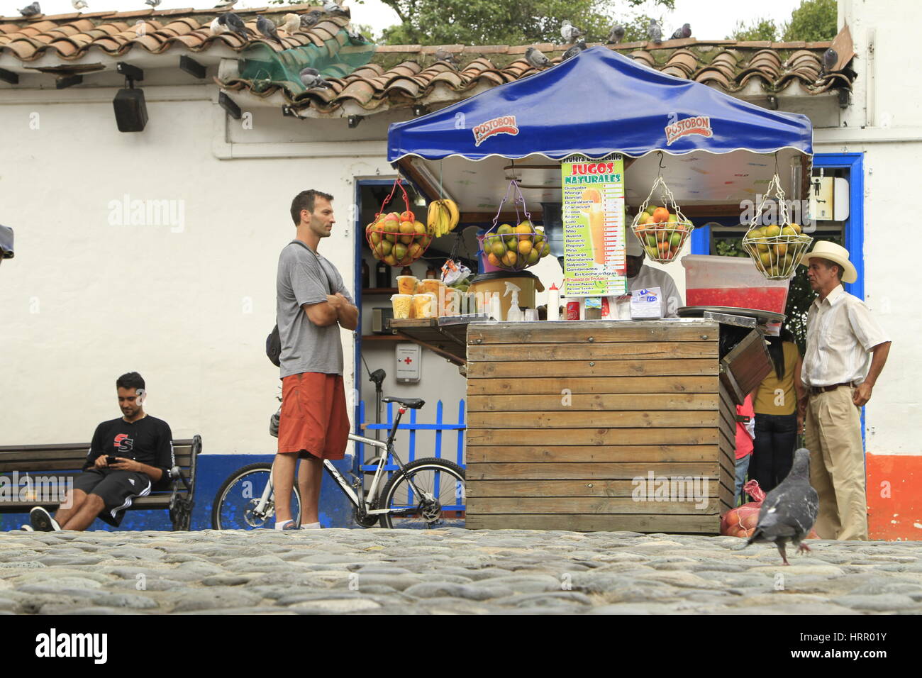 Juice stand Banque de photographies et d’images à haute résolution - Alamy
