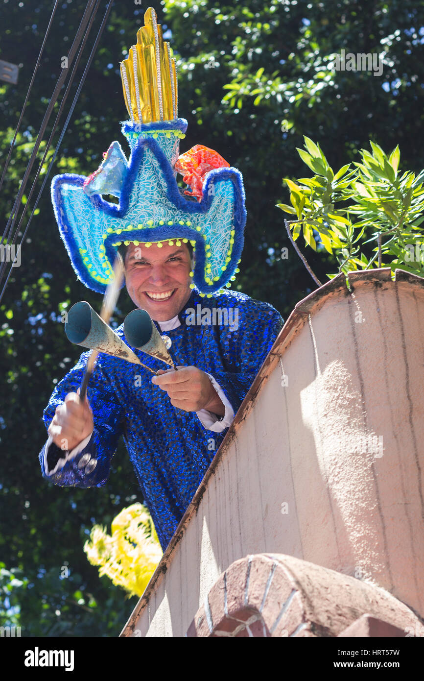Costume religieux Banque de photographies et d’images à haute ...
