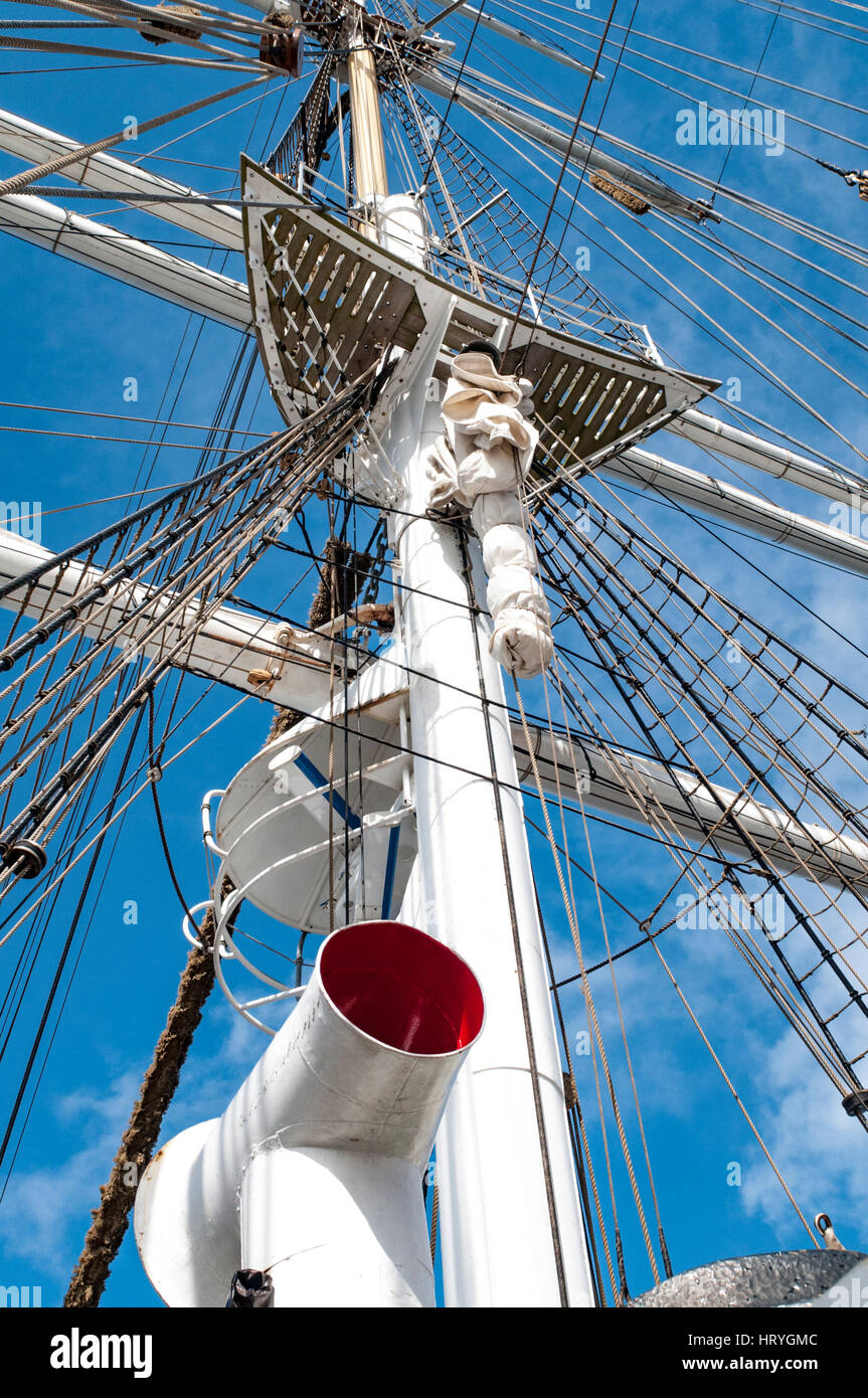 Rigging and crows nest Banque de photographies et d’images à haute ...
