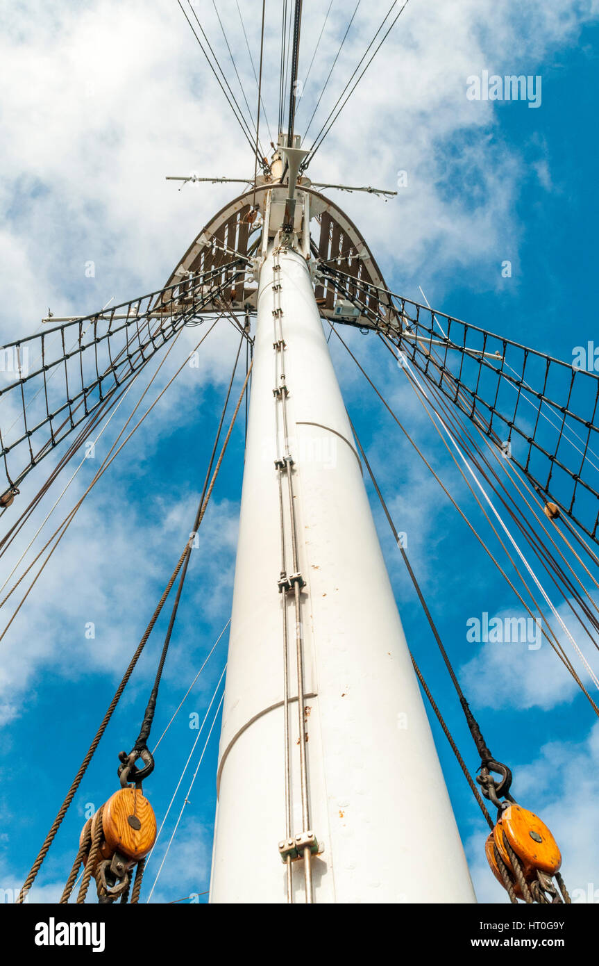 Rigging and crows nest Banque de photographies et d’images à haute ...