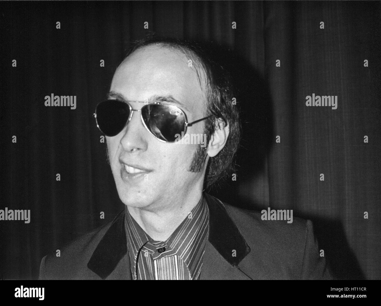 Lead singer shake Banque de photographies et d’images à haute ...